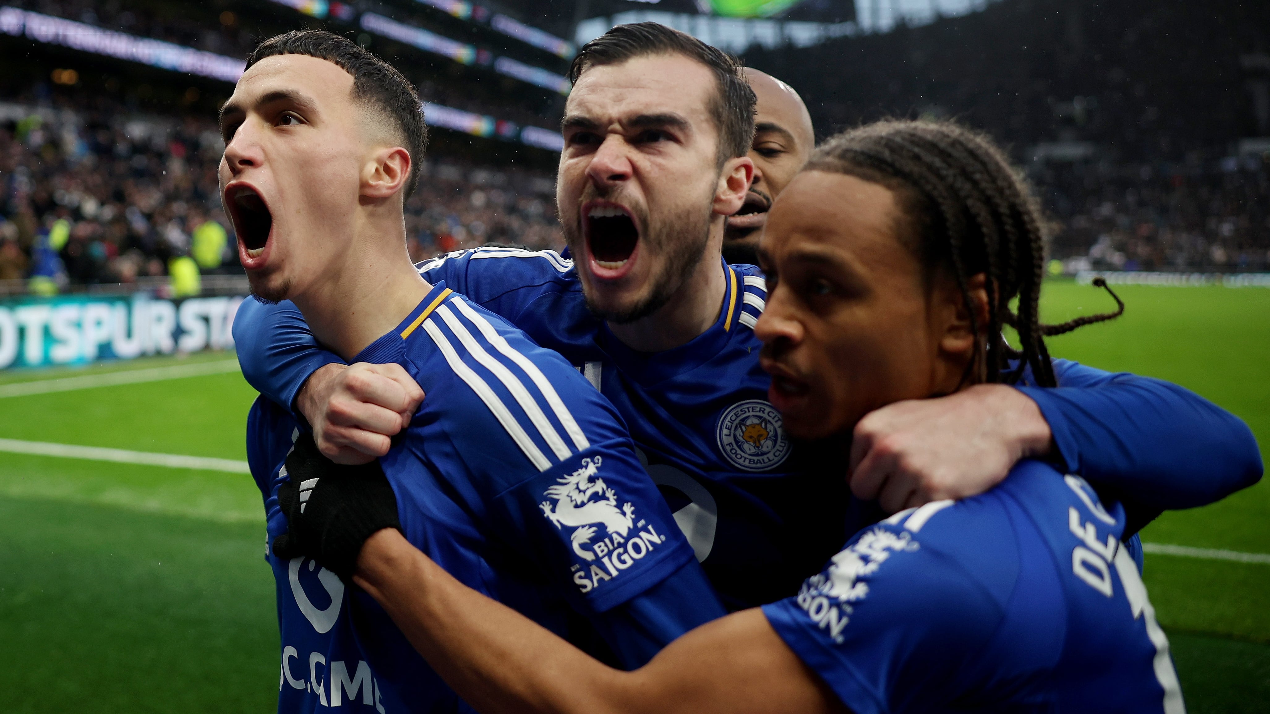 Tottenham lose to Leicester in fourth straight Premier League defeat as ...