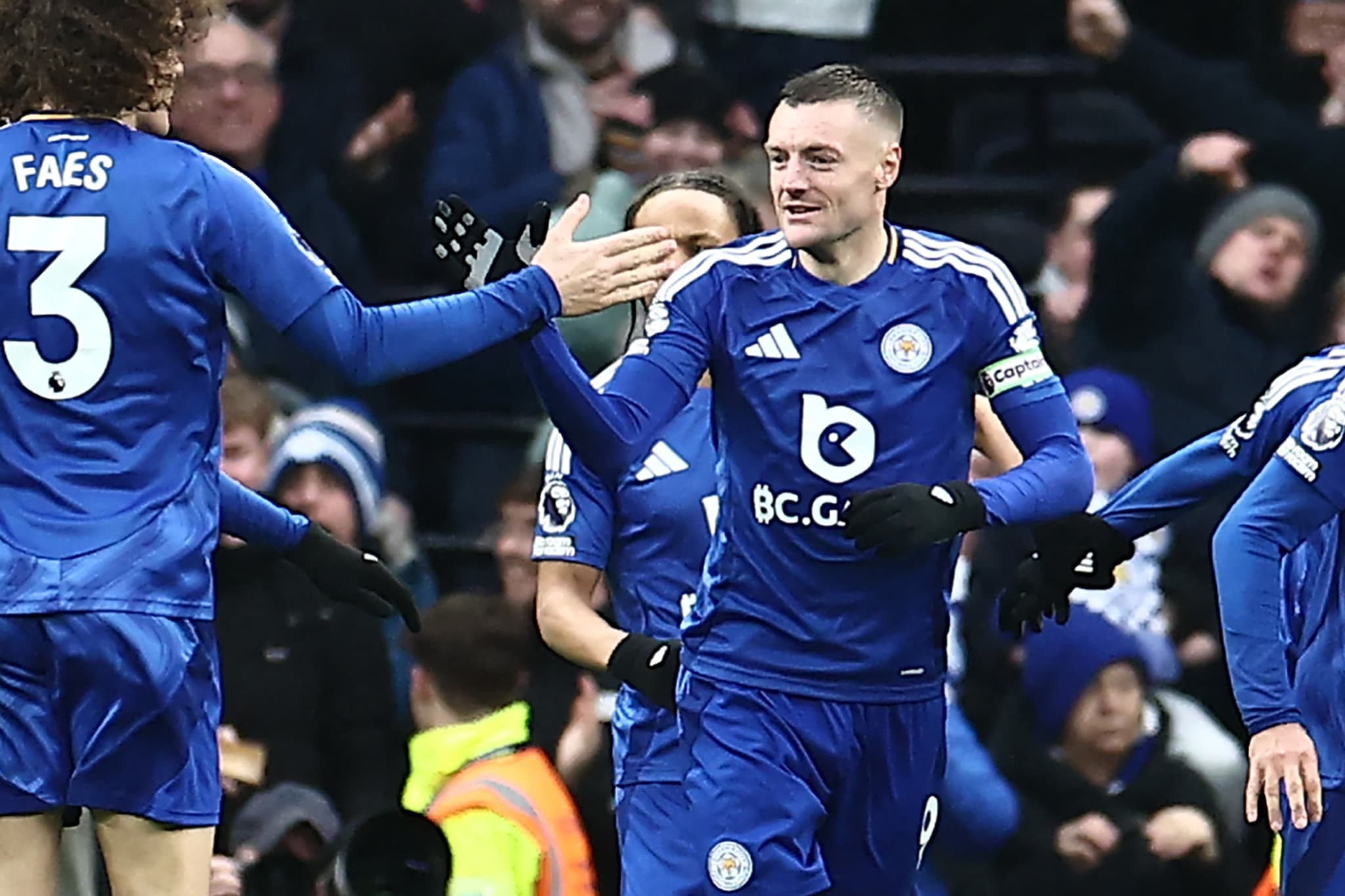 Premier League: Vardy chambre (encore) les fans de Tottenham et leur ...
