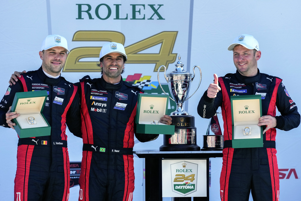 Penske's pair of Porsches dominate as The Captain wins Rolex 24 at ...