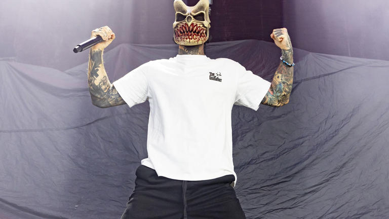 Highlights: Alex Terrible Clobbers Opponent In BareKnuckle Debut, Bryce ...