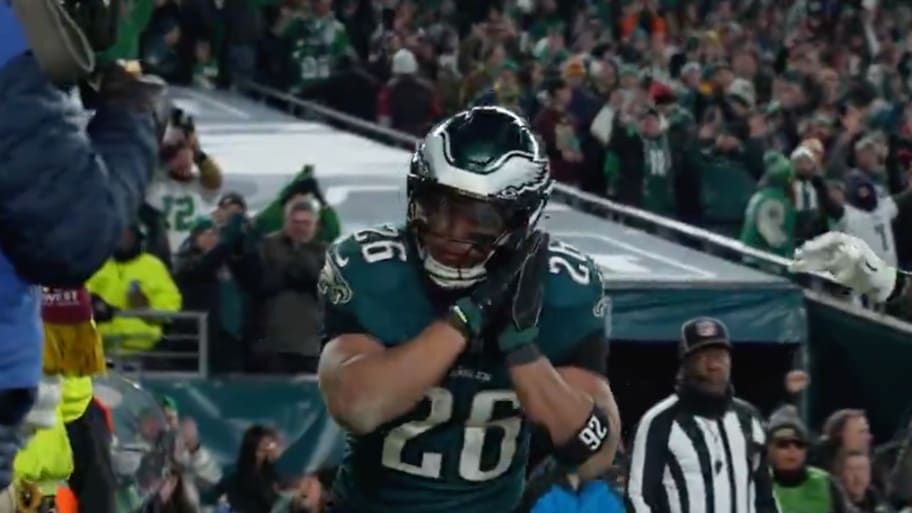 Saquon Barkley Hit Steph Curry's Iconic Celebration After His Third TD ...