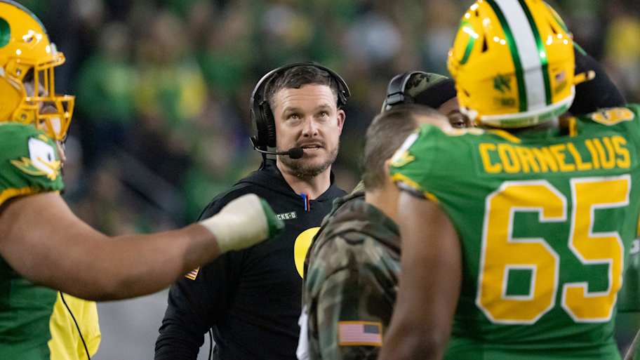 Oregon Ducks' Chris Hampton Candidate to Replace Ohio State Buckeyes ...