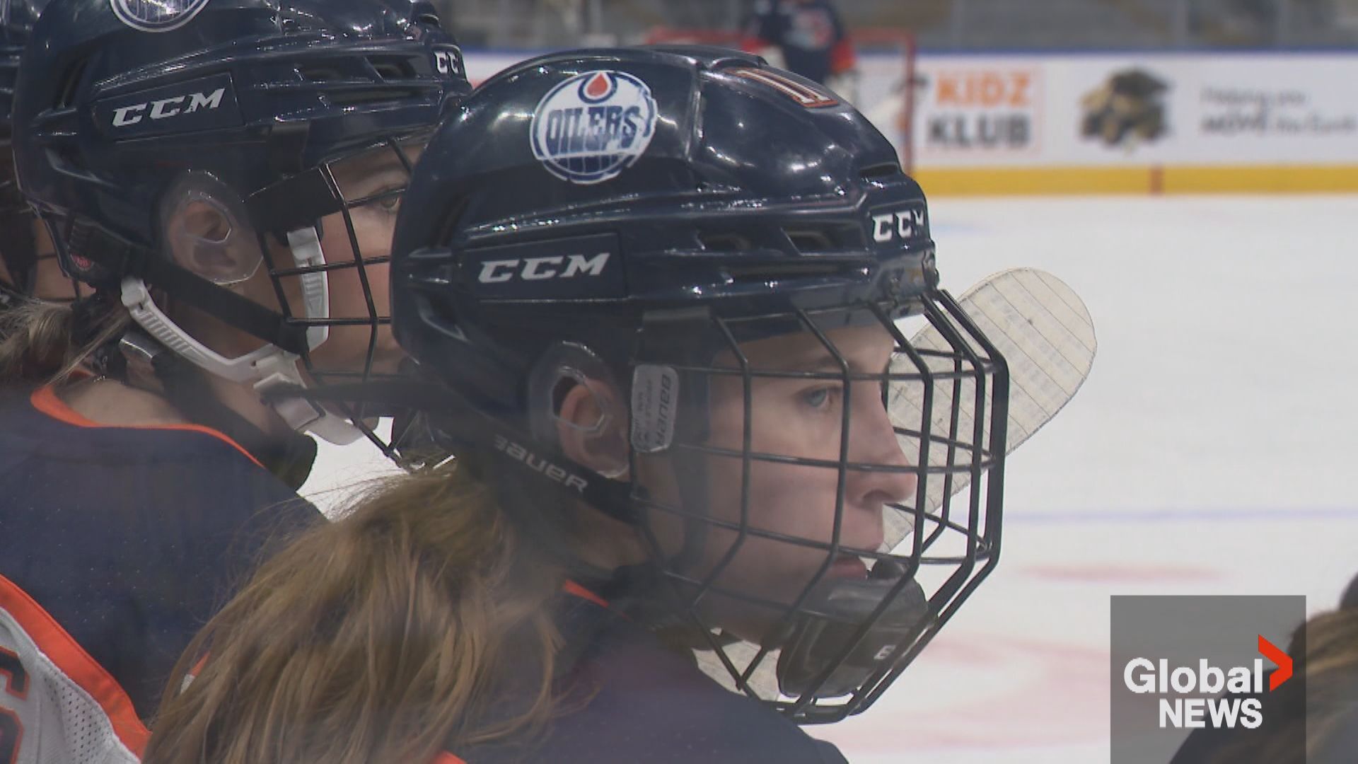 ‘Huge day’ in Edmonton as girls hockey takes over Rogers Place