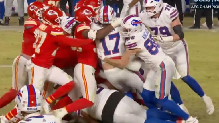 CBS Rules Analyst Thought Refs Got Game-Changing Call Wrong in Bills ...
