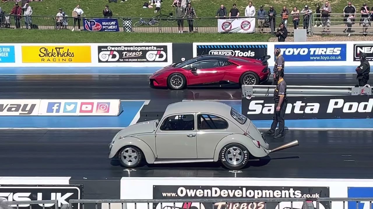 VW Kever 1300 vs Volkswagen Kever 1600 - 1/4 Mile Drag Race ...