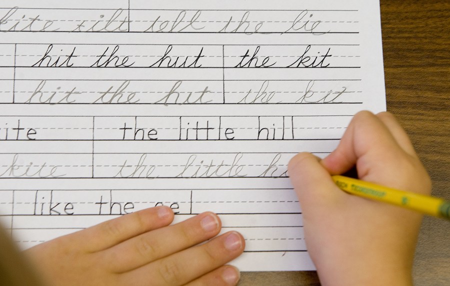 New bills would require cursive handwriting in Missouri schools