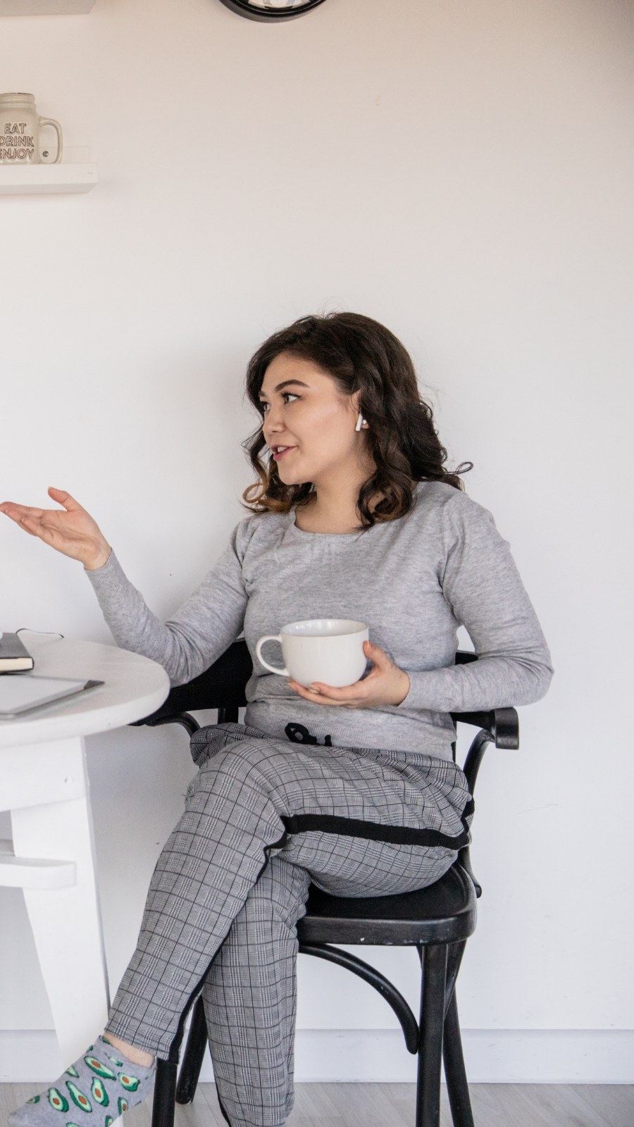 8 unique tips to master body language and enhance your personality