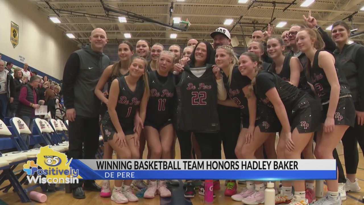 De Pere girls basketball’s emotional win for Hadley Baker