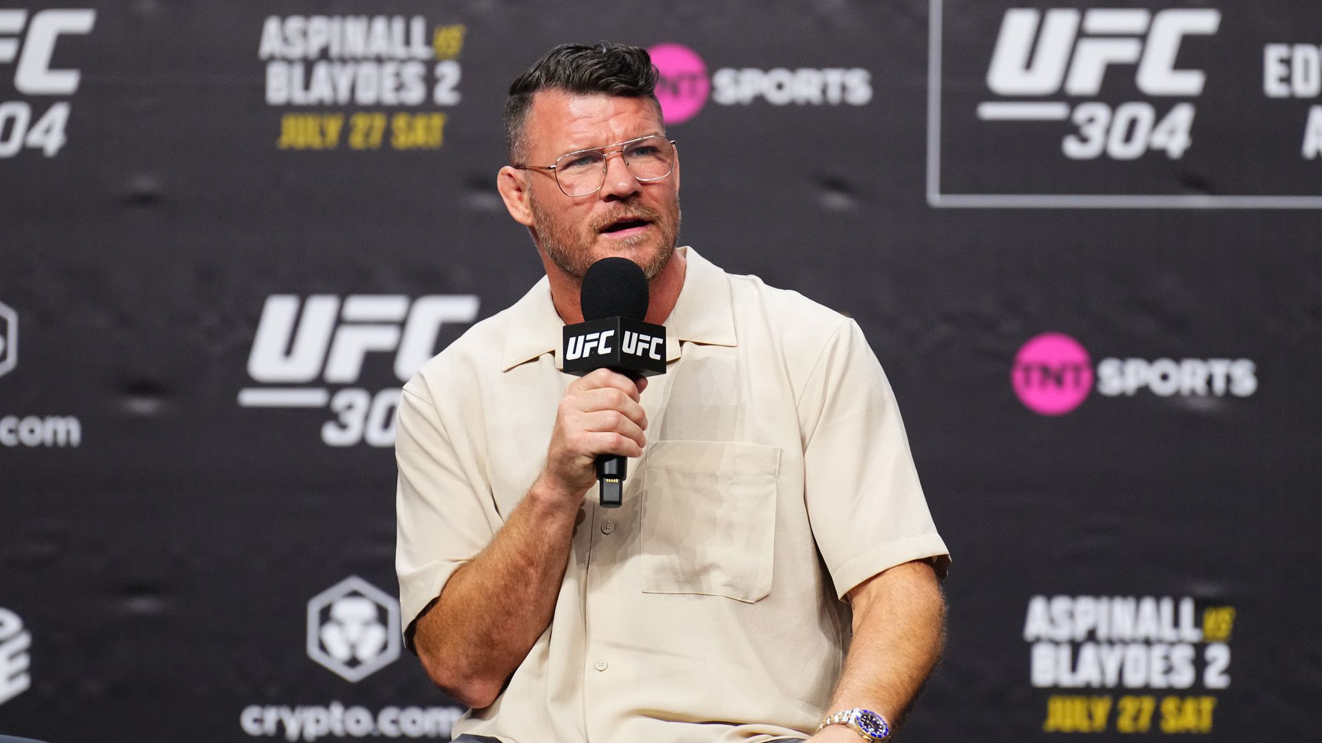 Michael Bisping reacts to ex-rival Matt Hamill being able to hear for ...