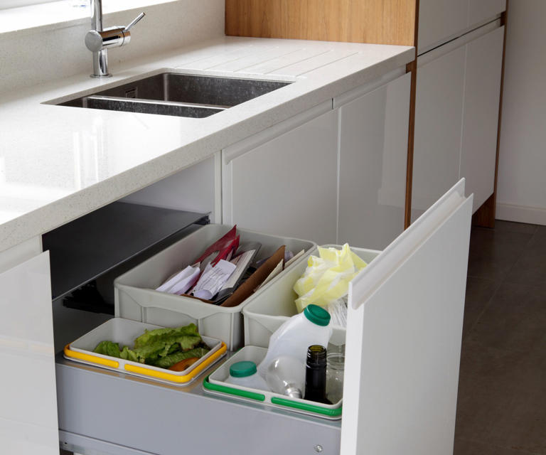 4 easy ways to safely dispose of cooking fat – these won't clog up ...