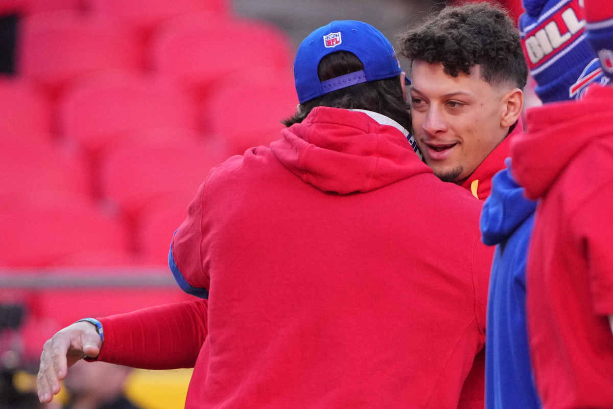 Patrick Mahomes, Josh Allen's Pregame Interaction Before Chiefs-Bills