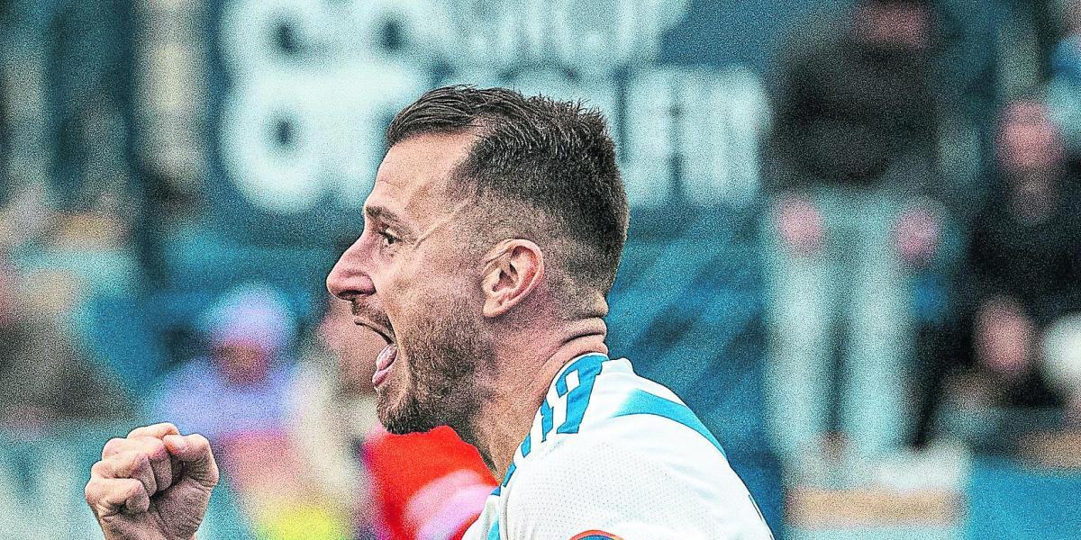 Álex Cano marca y sitúa al Europa en lo más alto