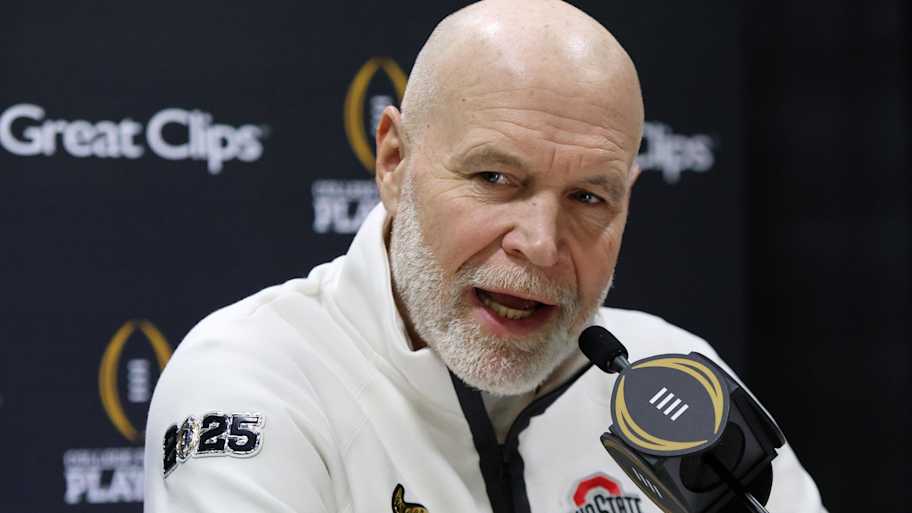 Oregon Ducks' Chris Hampton Candidate to Replace Ohio State Buckeyes ...