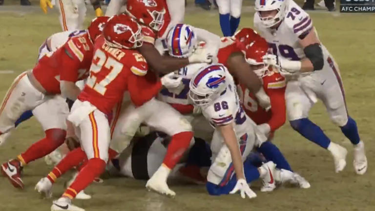 Chiefs stop Josh Allen on 4th-down sneak in latest controversial call ...