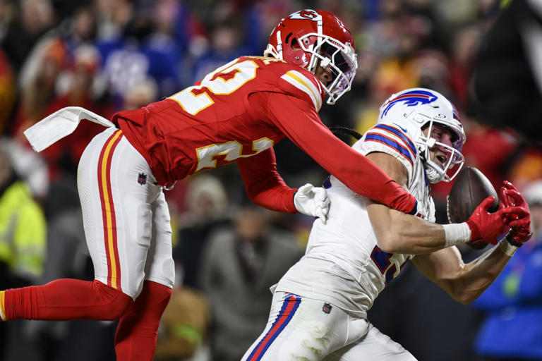 Chiefs vs. Bills highlights: Kansas City defeats Buffalo, 32-29, in AFC ...