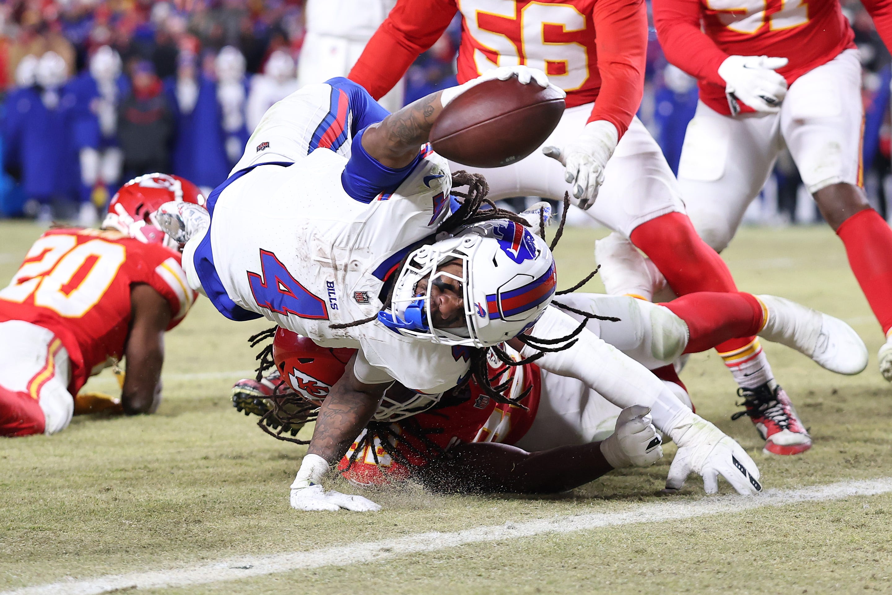 James Cook scores TD on phenomenal second effort to give Bills lead in ...