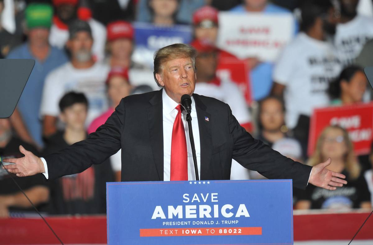 Trump slaps tariffs, sanctions as Colombia defies deportation push Trump slaps tariffs, sanctions as Colombia defies deportation push