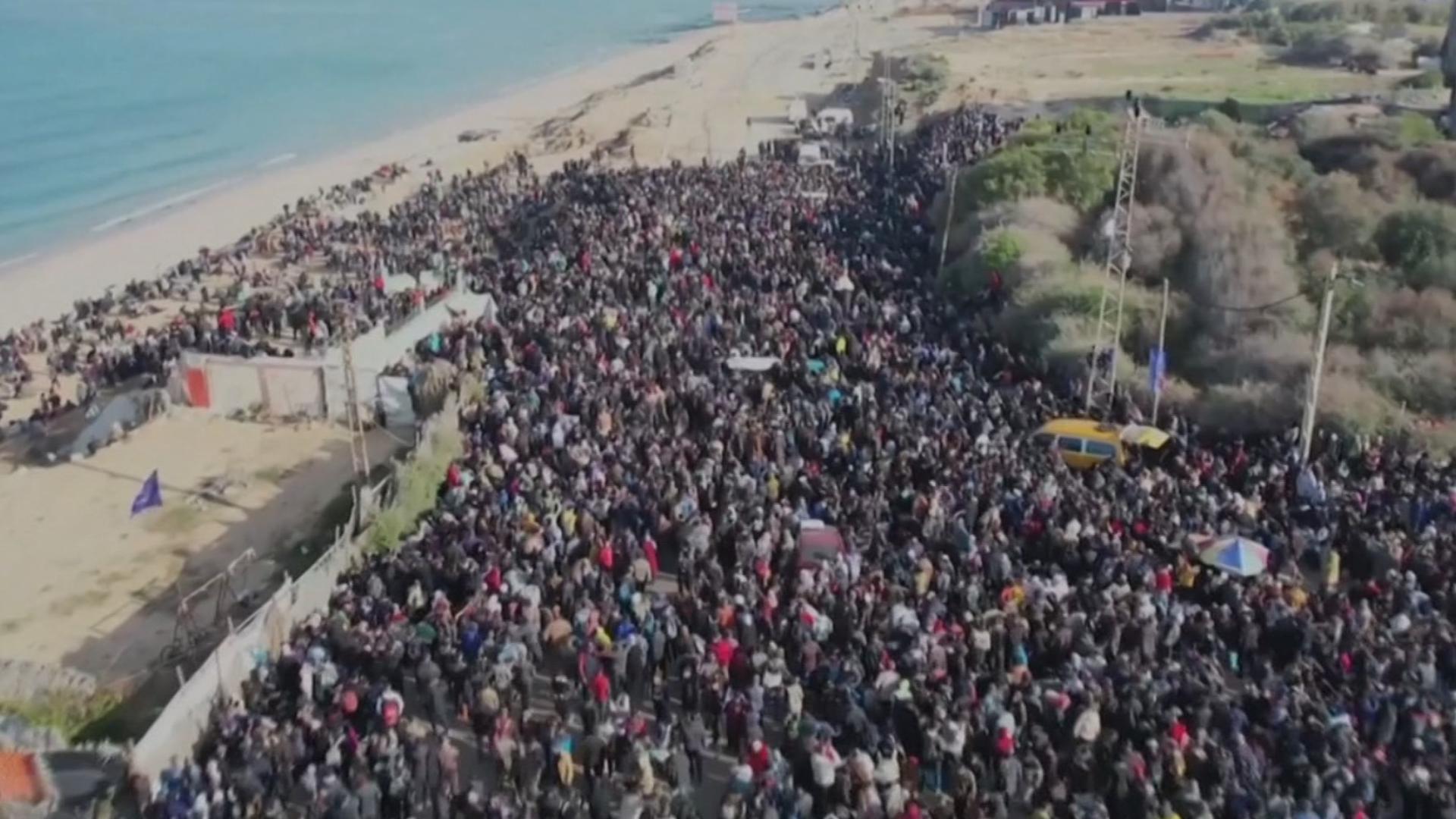 Thousands of Palestinians trying to return home blocked by Israeli ...