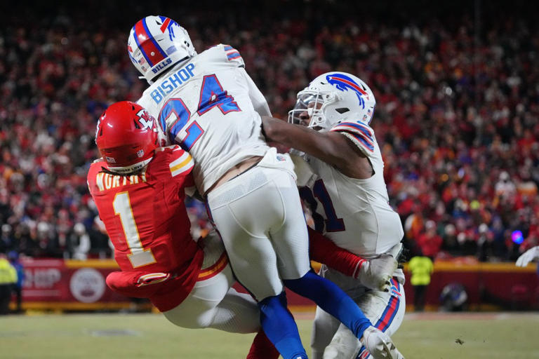 Refs’ confusing ruling on questionable Xavier Worthy catch gives Chiefs ...
