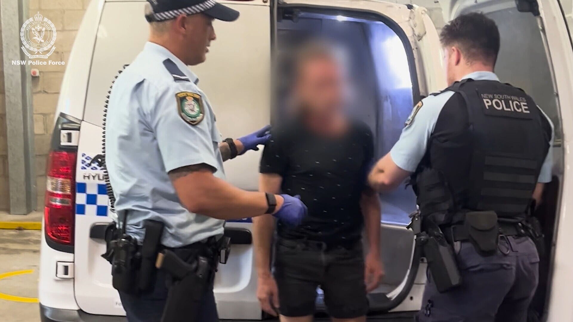 Man charged after NSW Police Wall of Remembrance in The Domain was ...