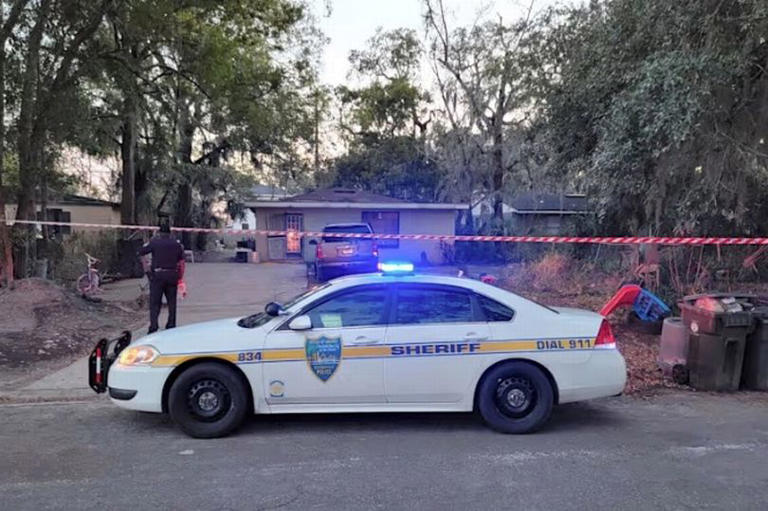 Young boy, 7, shot dead walking to corner store with cousin as gunmen ...