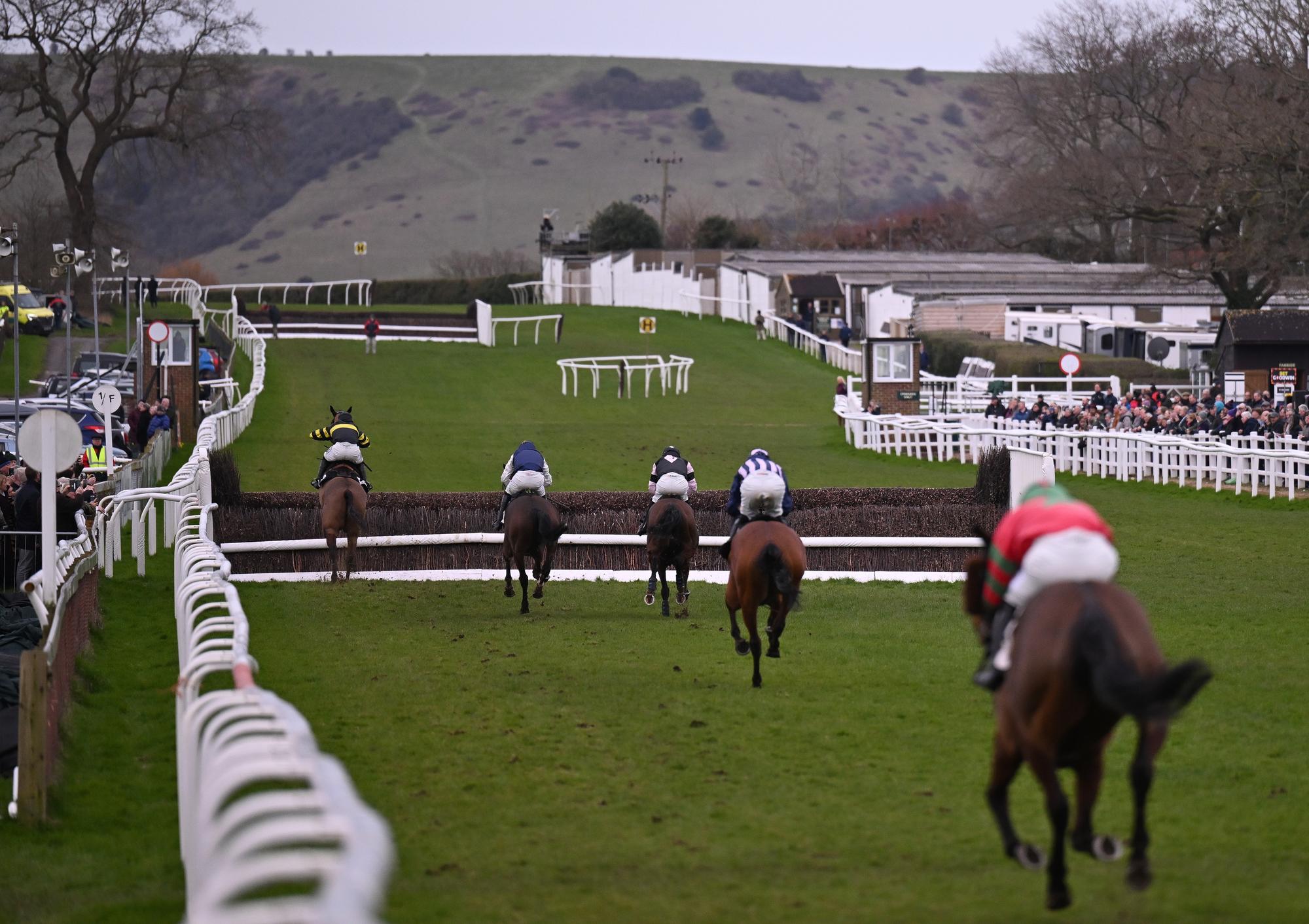 Plumpton race preview and tips – will Nao be Invincible?