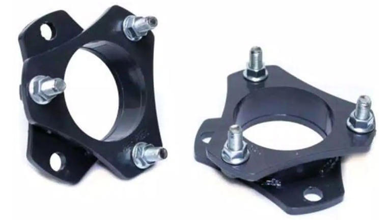 Best Suspension Lift Kits for Jeep Wranglers: Hiking Things Up