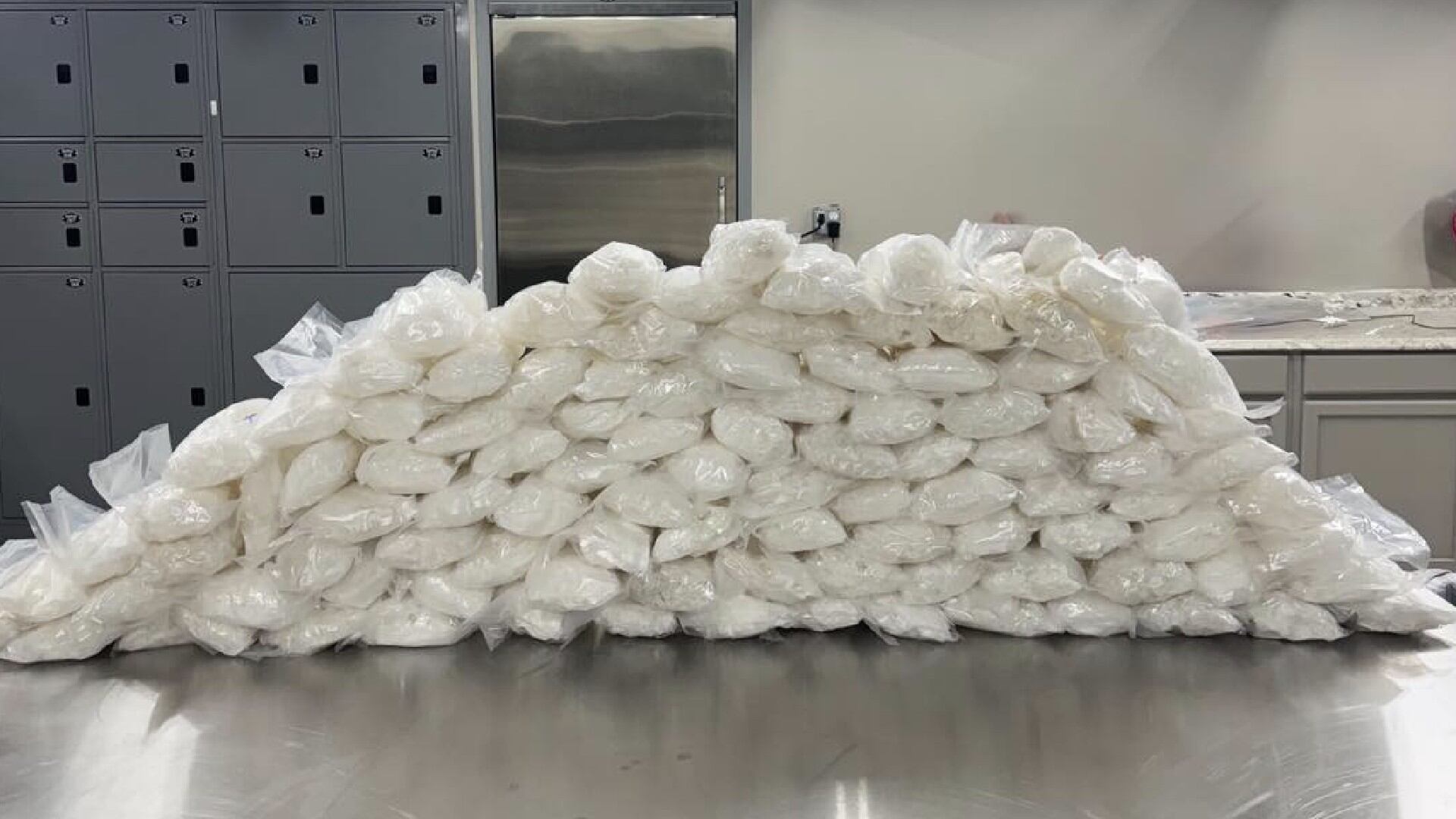 Deputies seize 200 lbs. of meth in traffic stop near Howe