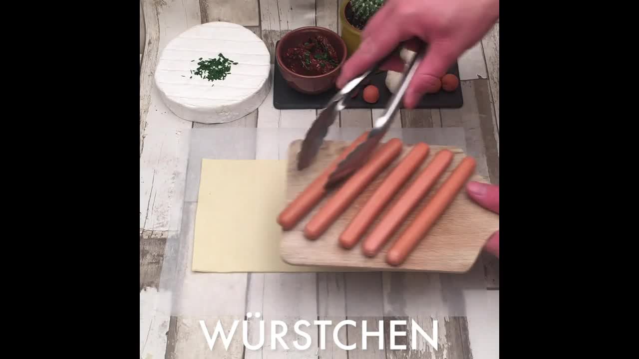 WÜRSTCHEN-FONDUE