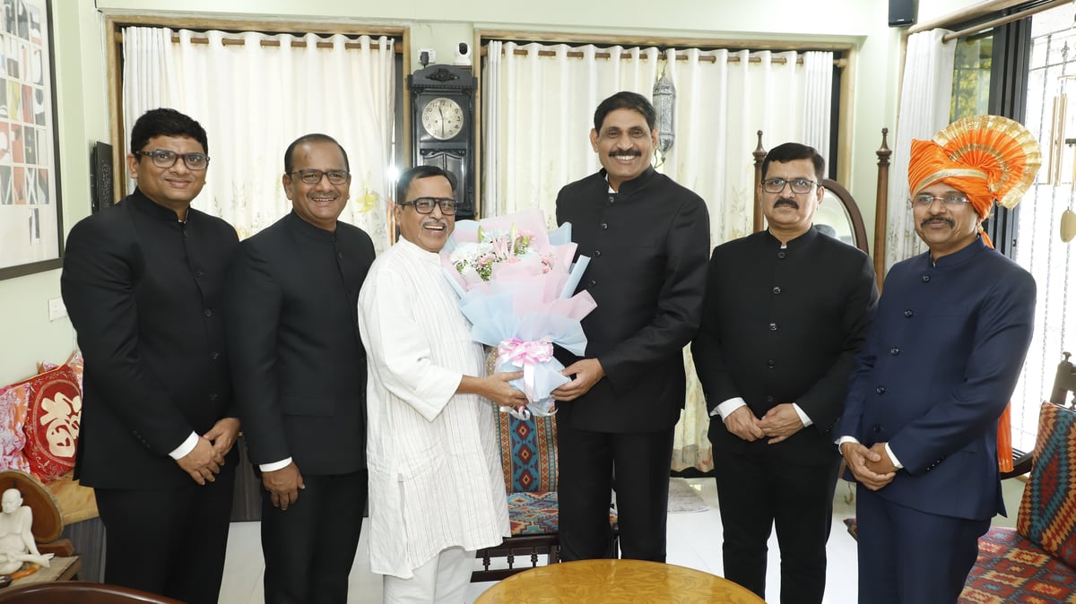 Navi Mumbai: NMMC Honours Padma Shri Awardee Achyut Palav For His ...