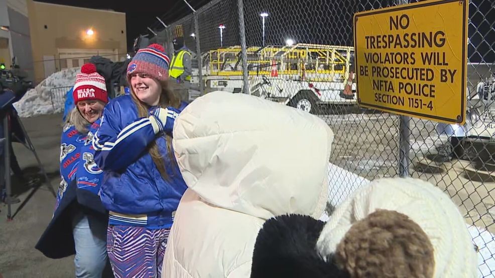 Bills fans welcome team after AFC championship loss in Kansas City