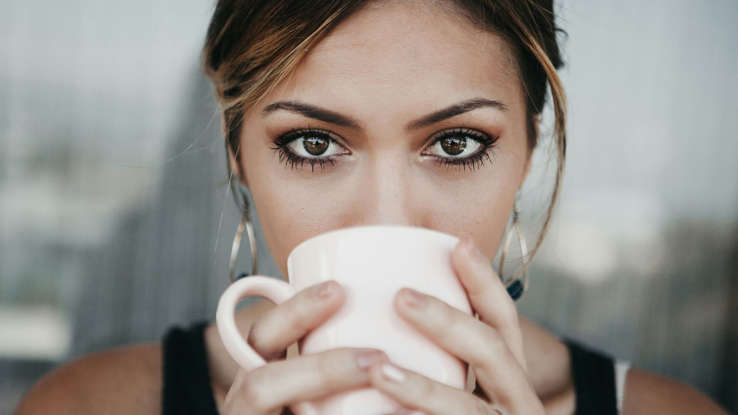 10 schädliche und 10 vorteilhafte Wirkungen von Koffein auf Ihren Körper 10 schädliche und 10 vorteilhafte Wirkungen von Koffein auf Ihren Körper