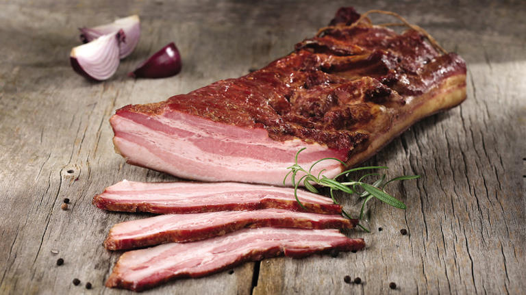 Here's The Difference Between Bacon And Pork Belly