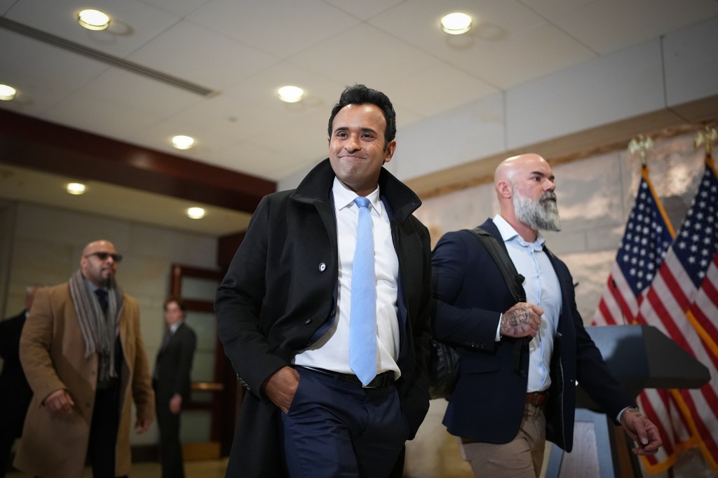 Vivek Ramaswamy snaps up JD Vance aides for Ohio gov campaign