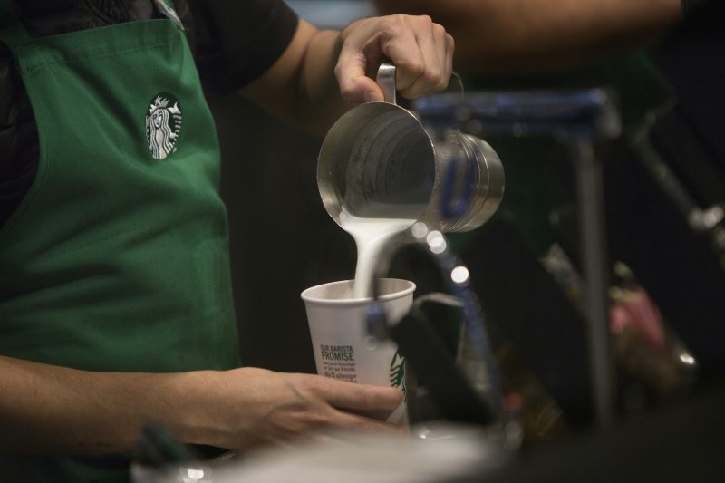 Starbucks now offering free refills to some, bringing back condiment bar