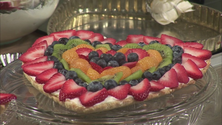 Need a fruity dessert or a fun dish for brunch? This fruit tart comes ...