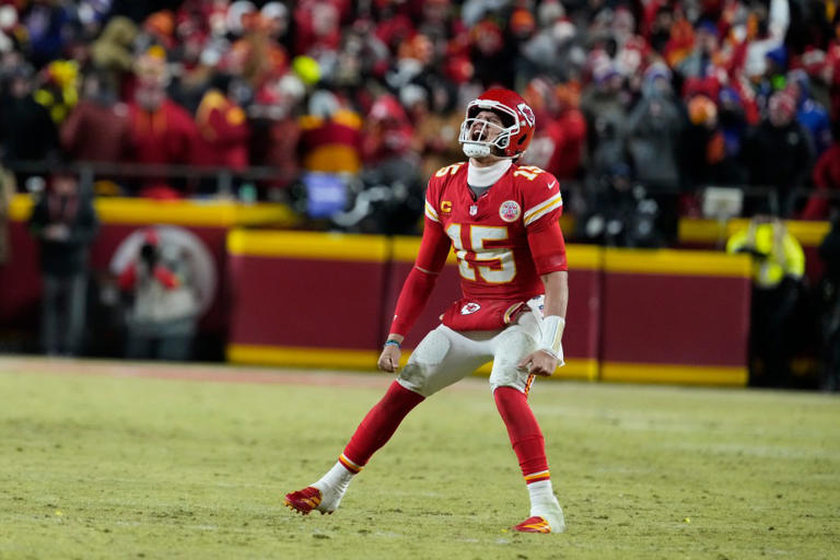 It breaks Patrick Mahomes’ heart to keep beating Josh Allen in playoffs: ‘Always feel for him’