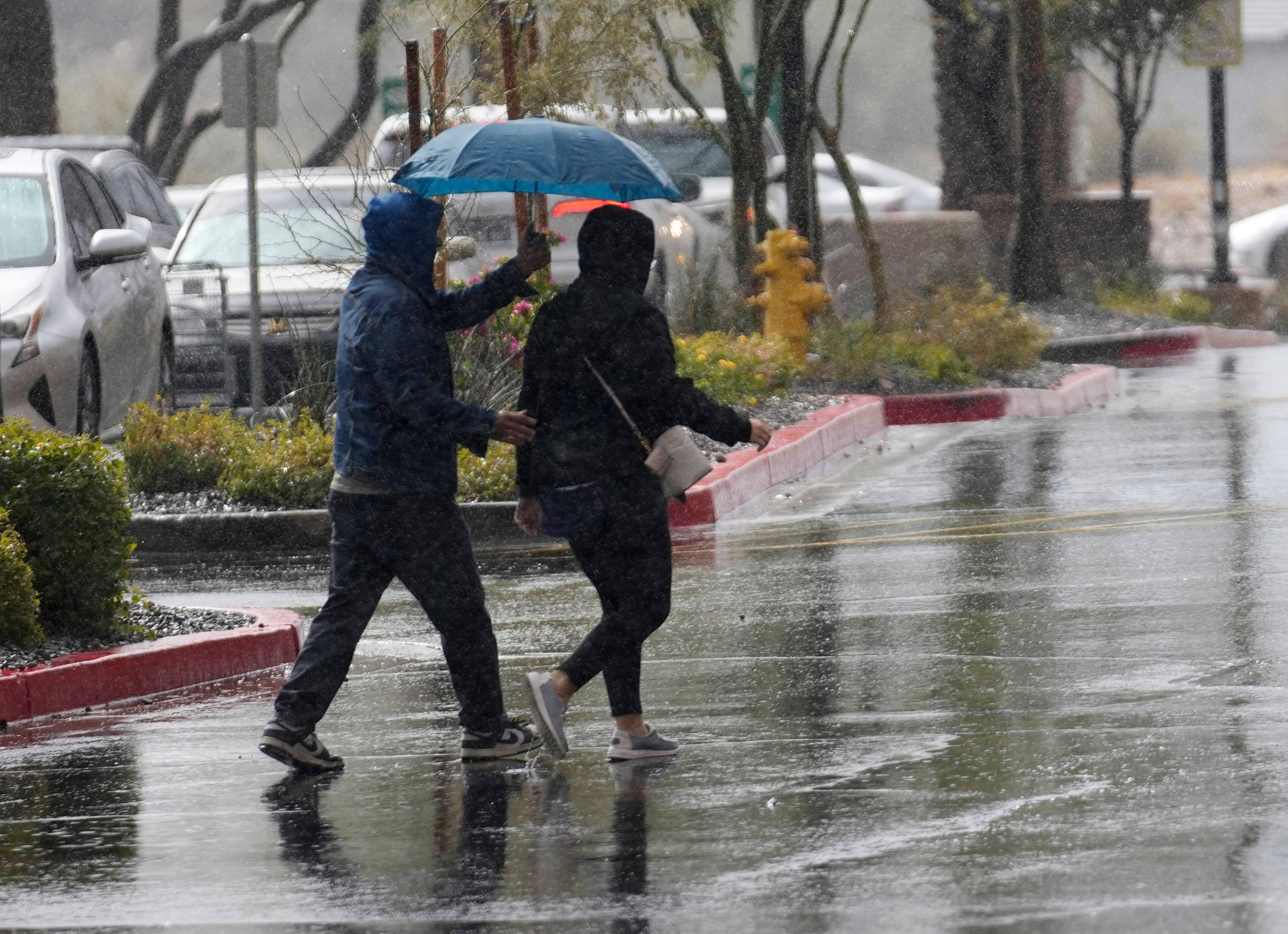 Parts of metro Phoenix saw rain, but dry streak continues. See rainfall ...
