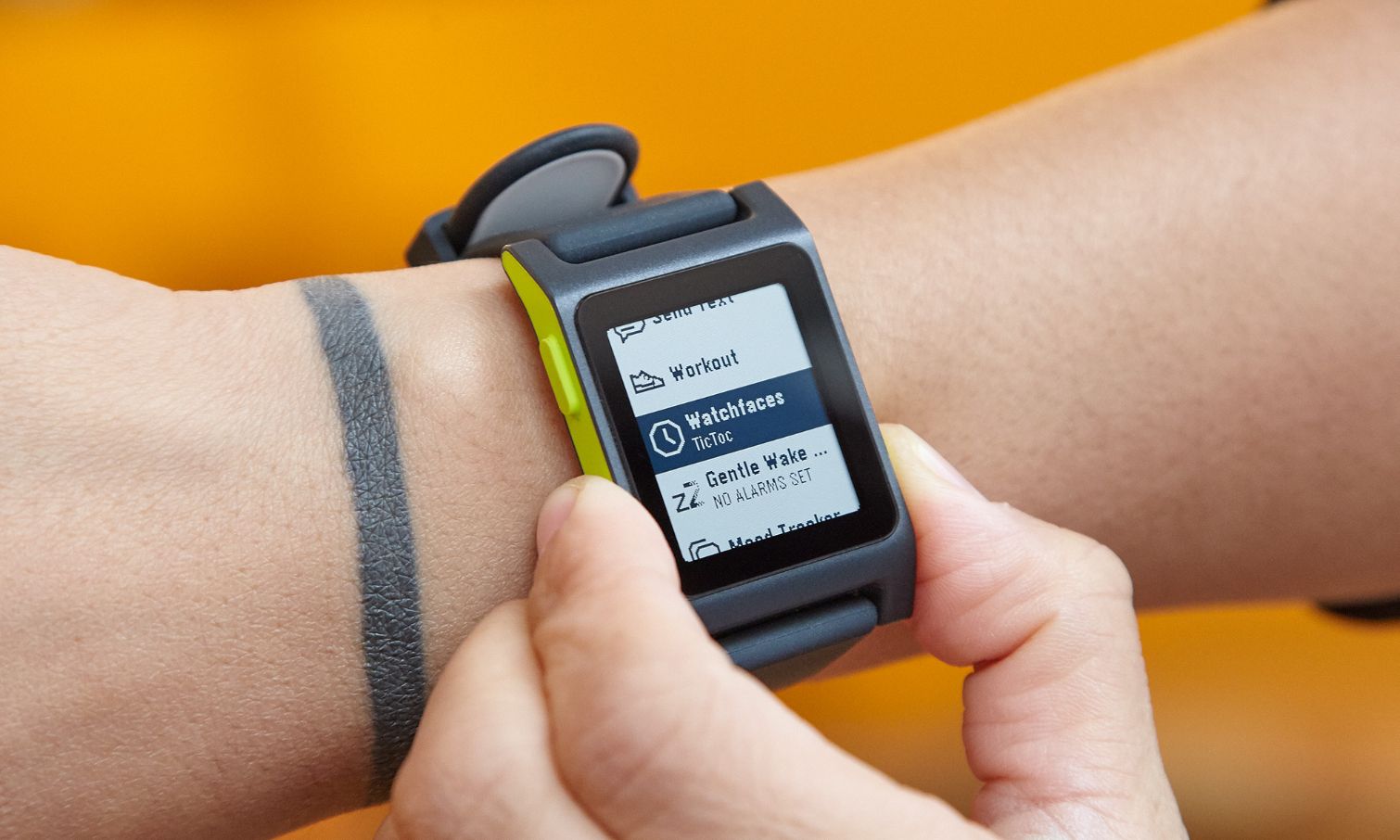 Pebble Watch returns from the dead with its founder and open source ...