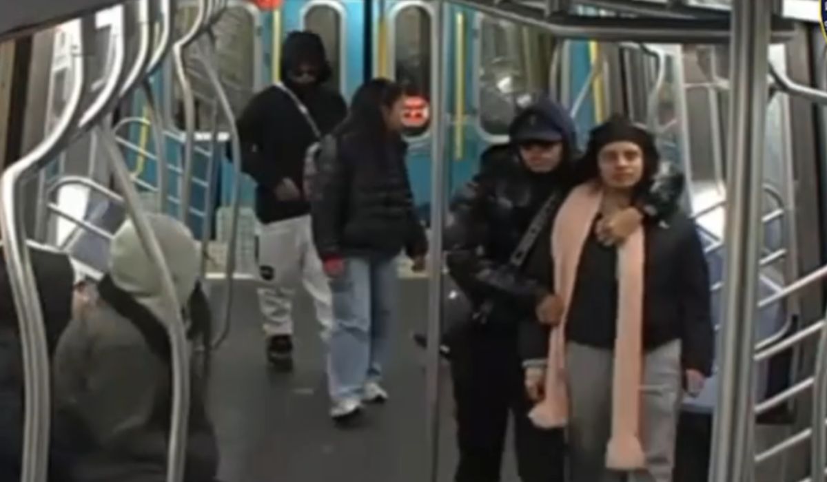 De politie van New York is op zoek naar een groep jonge overvallers in ...