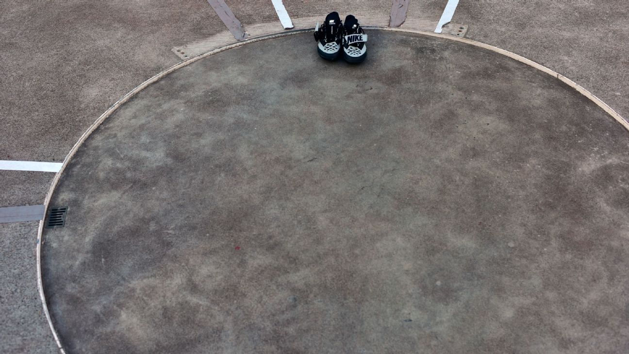 Errant hammer throw at youth track meet kills spectator