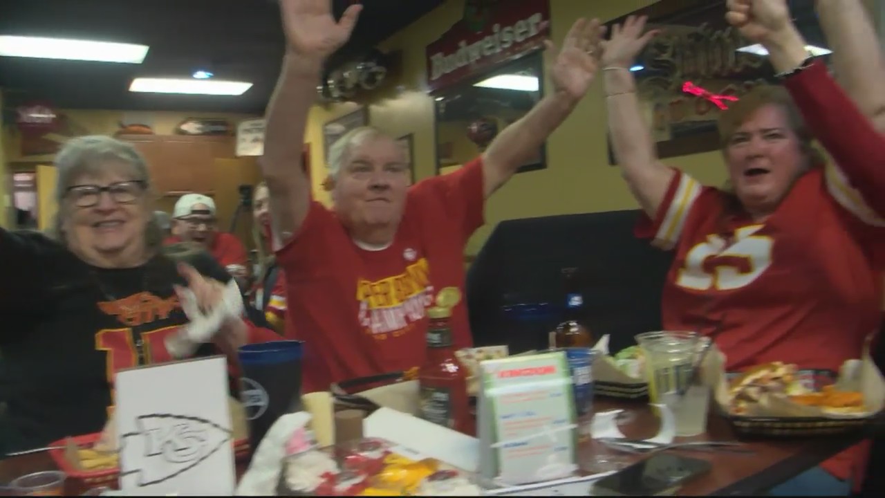 Springfield Chiefs fans celebrate third straight AFC win