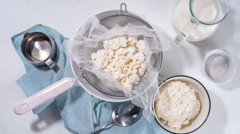 You Only Need 2 Simple Ingredients For Homemade Mozzarella Cheese