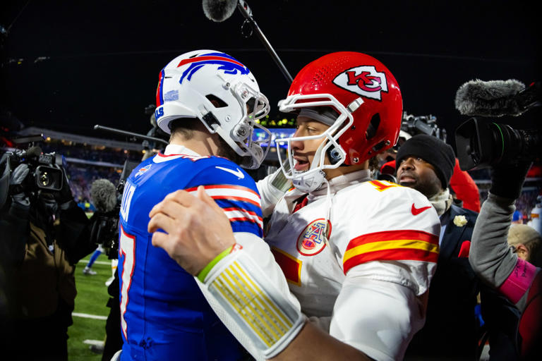 Former Chiefs QB Sends Clear Message on Patrick Mahomes, Josh Allen