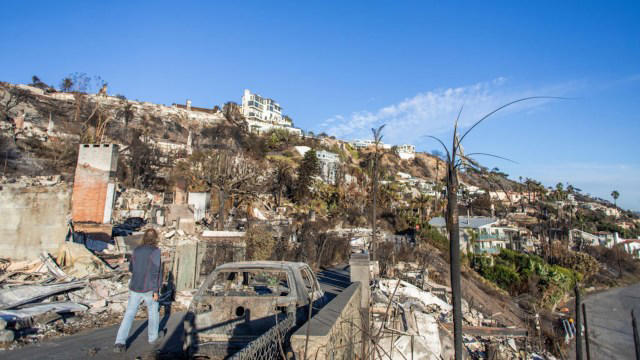 Insurance screws over thousands of LA homeowners before the Palisades ...