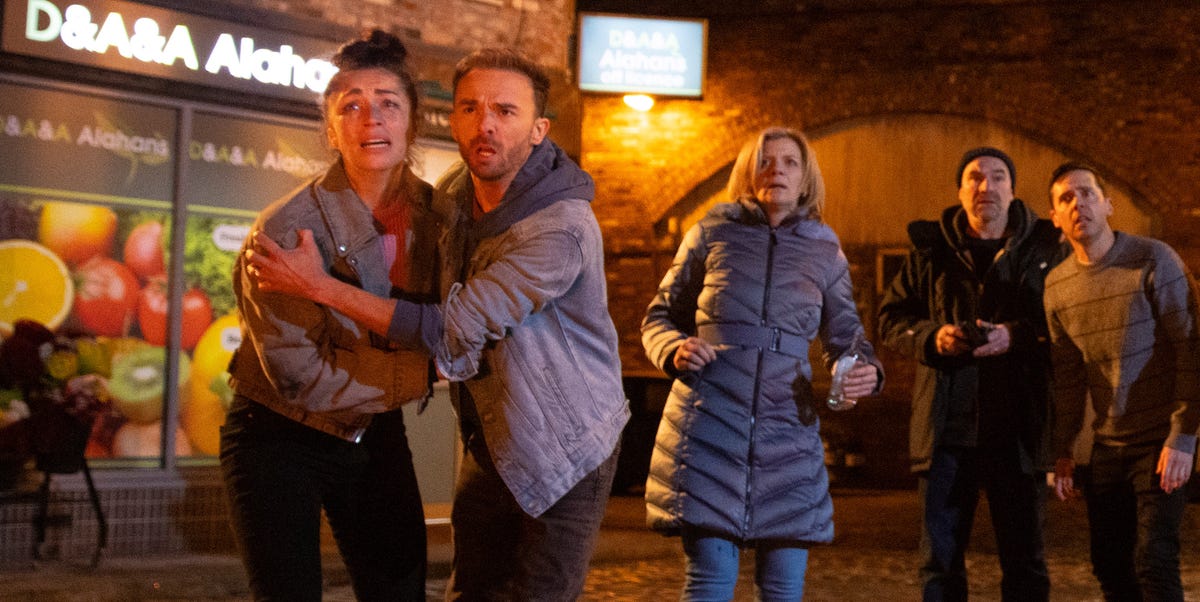 Coronation Street confirms who doubts David in fire mystery