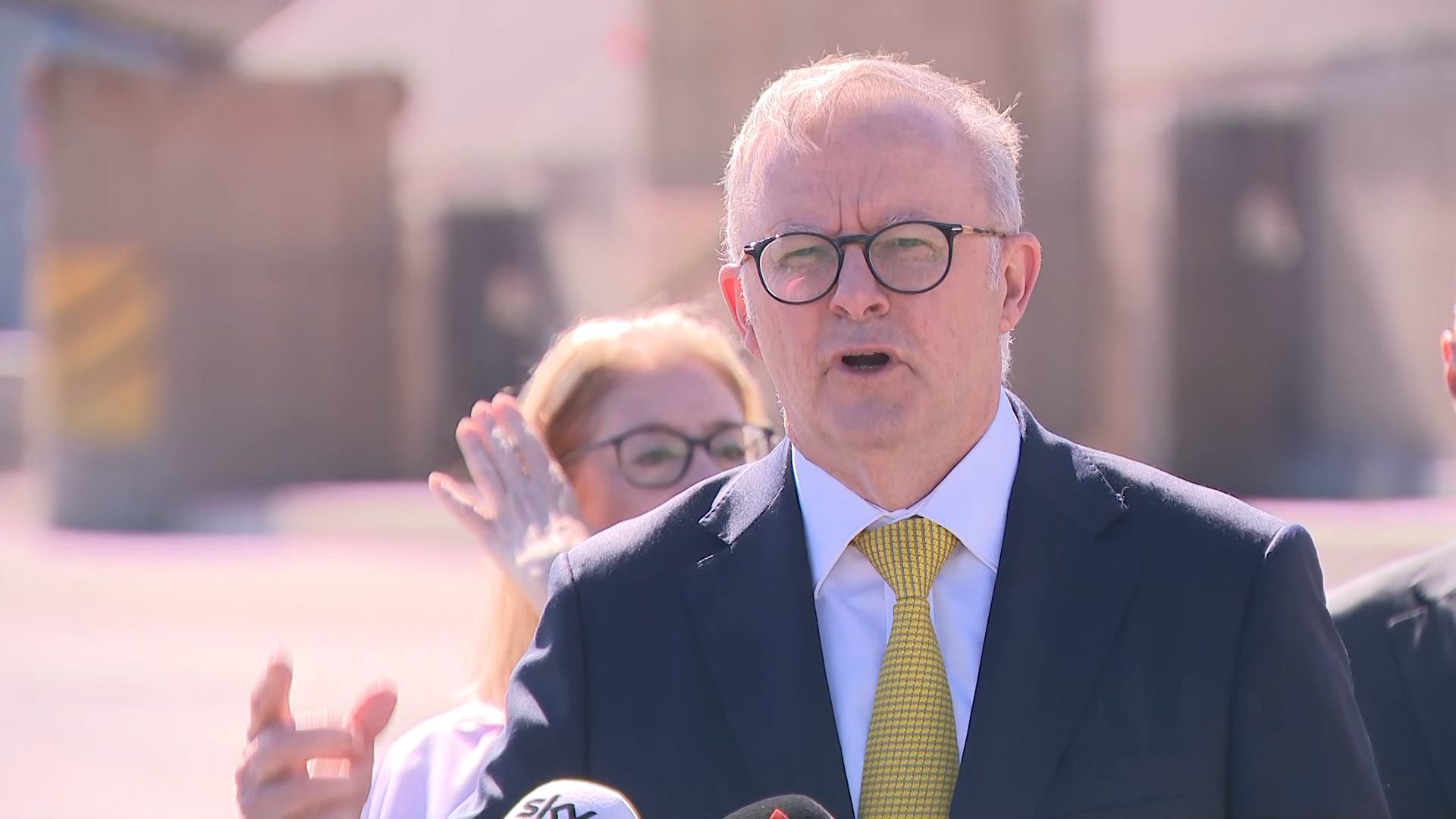 Labor MP Stephen Jones to quit politics after federal election