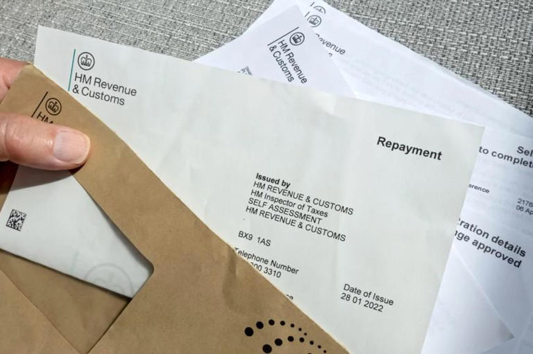 Eight million people waking up to HMRC refund payment worth £943 Eight million people waking up to HMRC refund payment worth £943