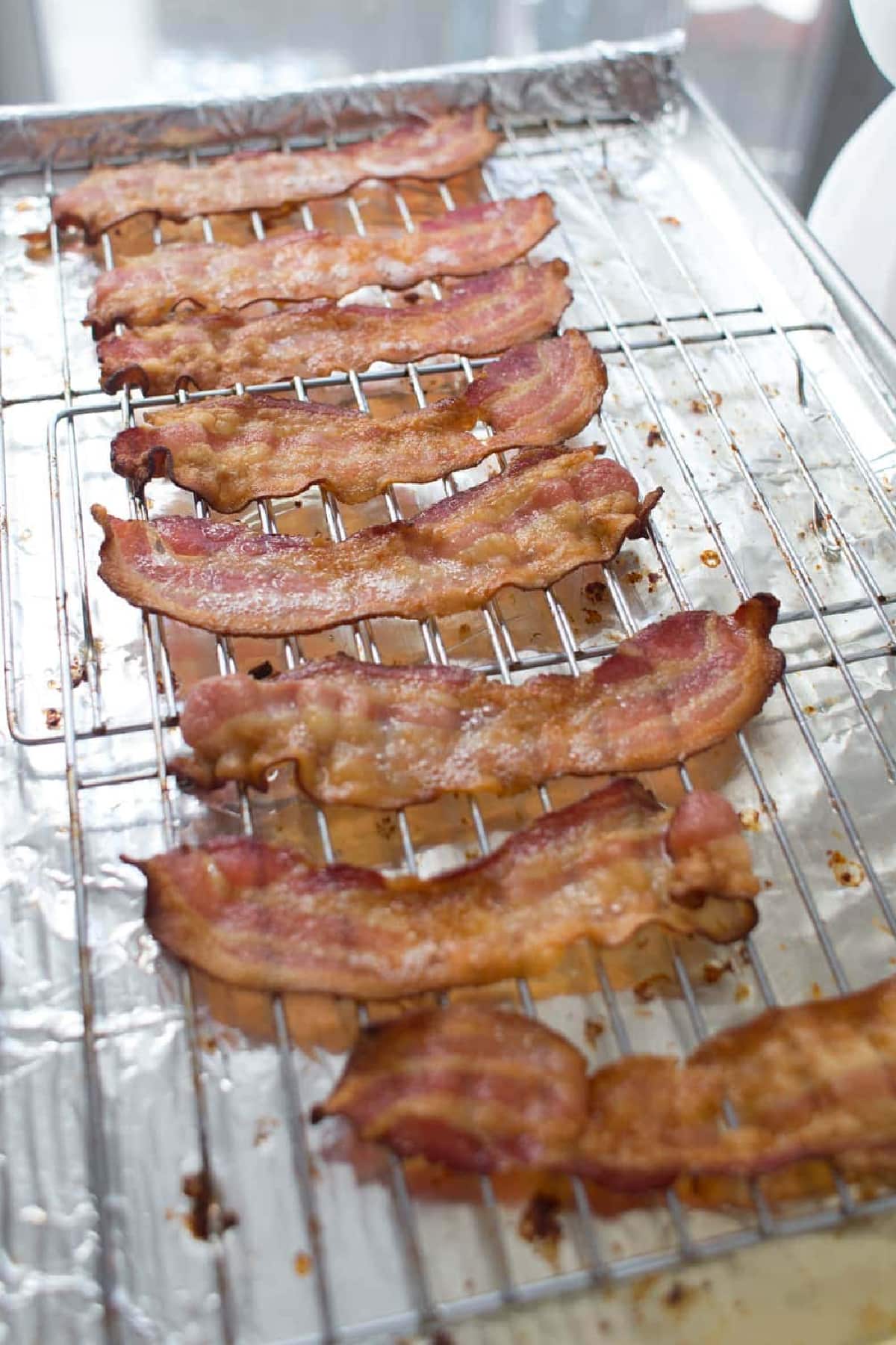 How to Cook Bacon in the Oven (425°)