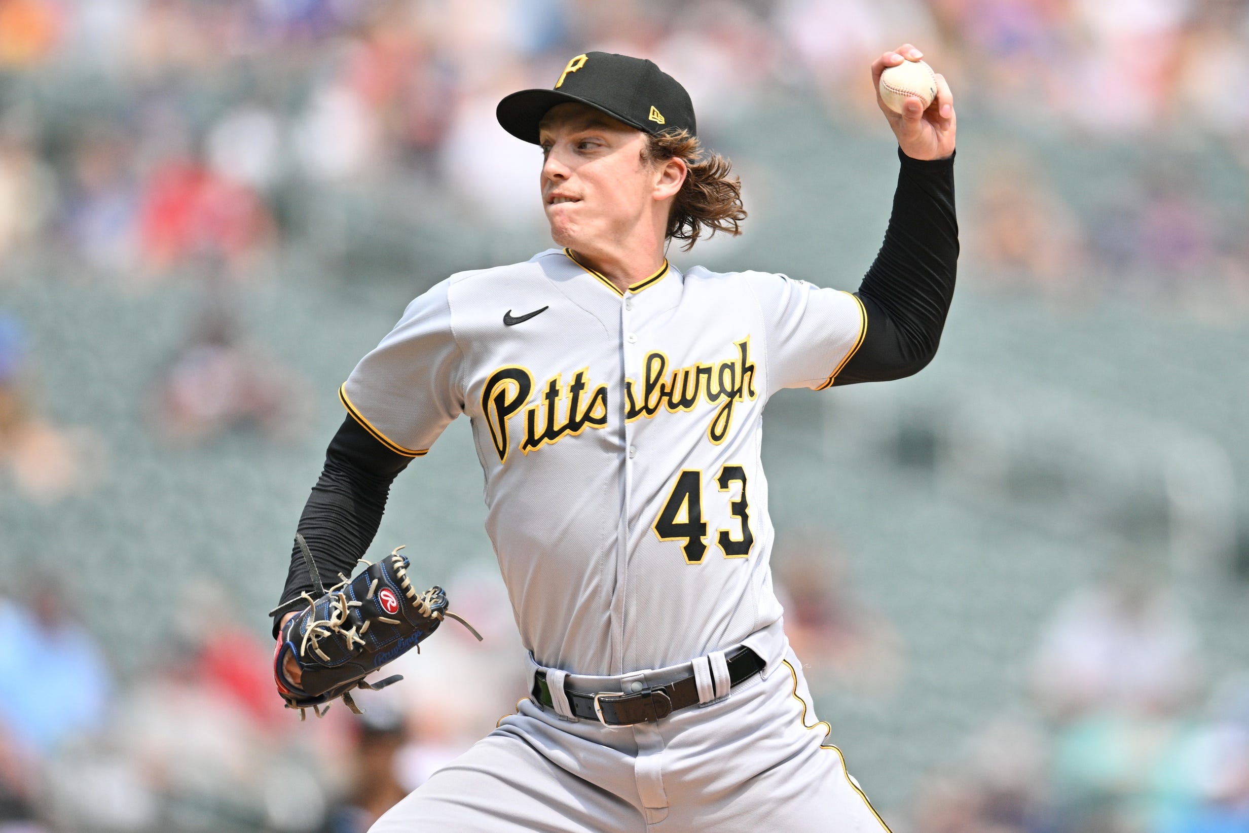 Pirates adding pair of lefty relievers
